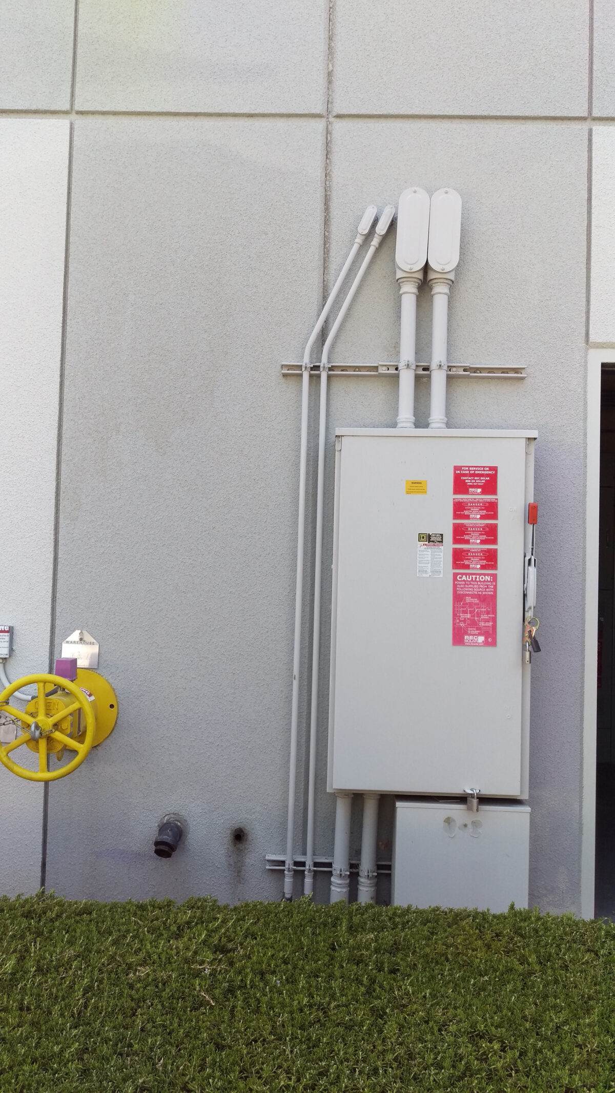 MAIN DISCONNECT – Electrical Contractor Services